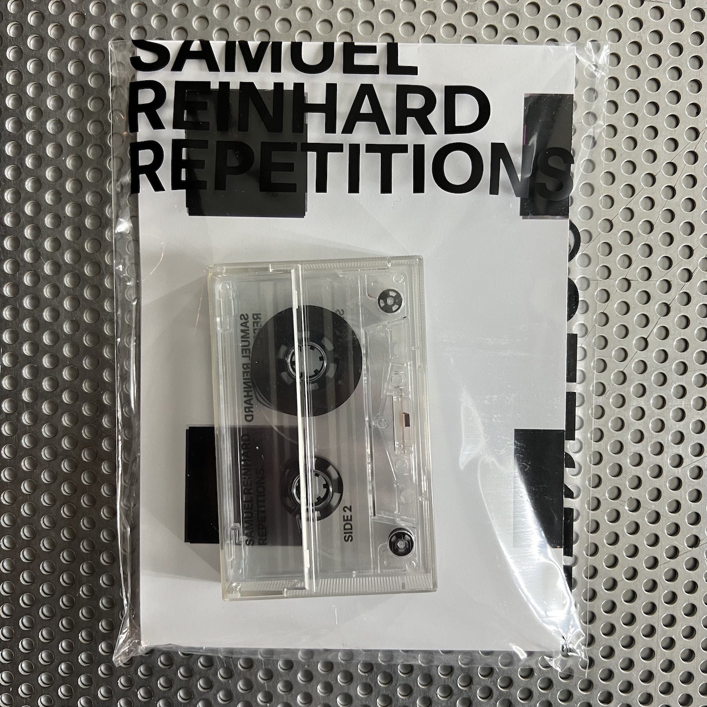 Repetitions - Samuel Reinhard - Hallow Ground & Präsens Editionen Repetitions - Samuel Reinhard - Hallow Ground & Präsens Editionen