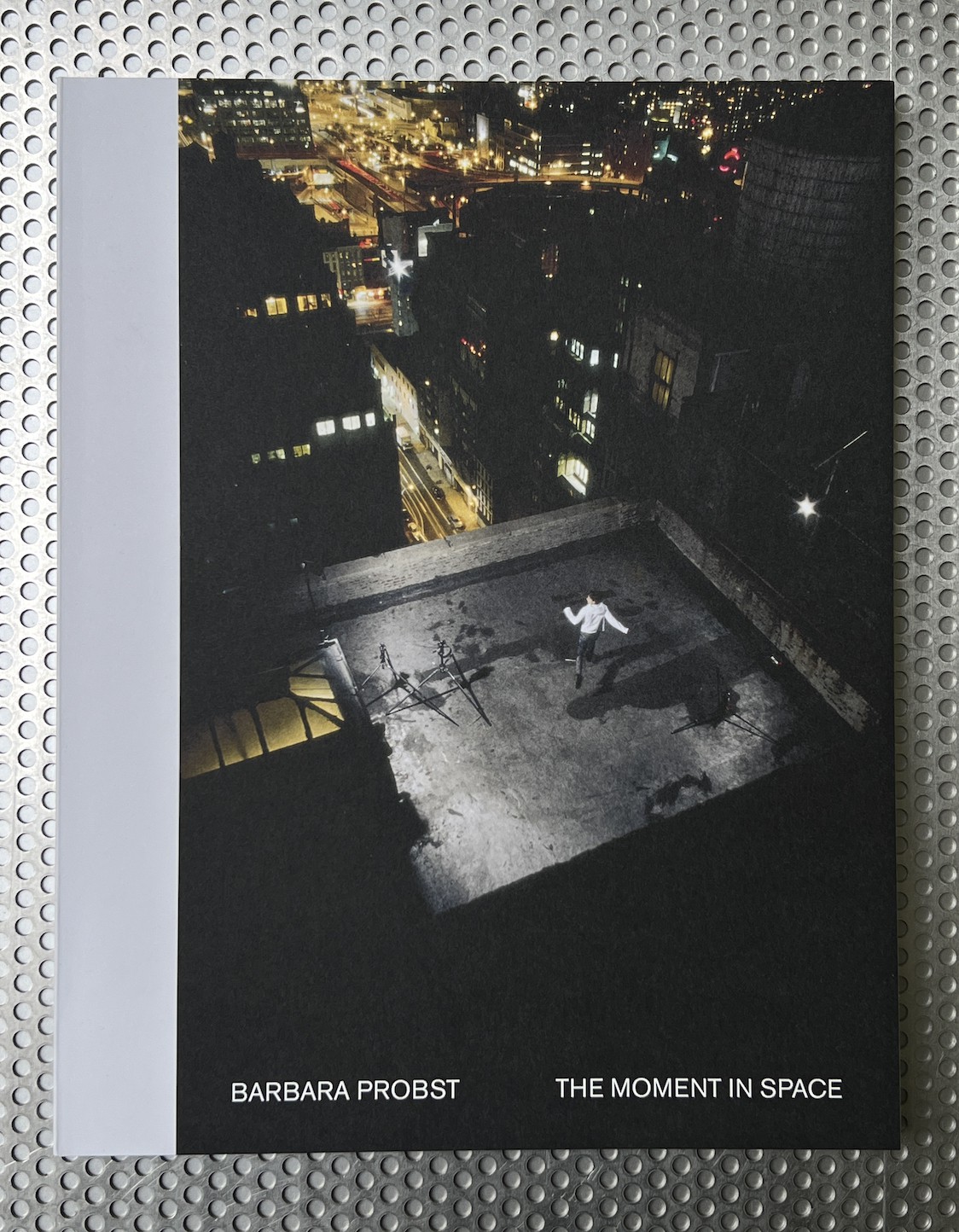 The Moment in Space - LE BAL - 9783960700357 - Hartmann Books - Barbara ...